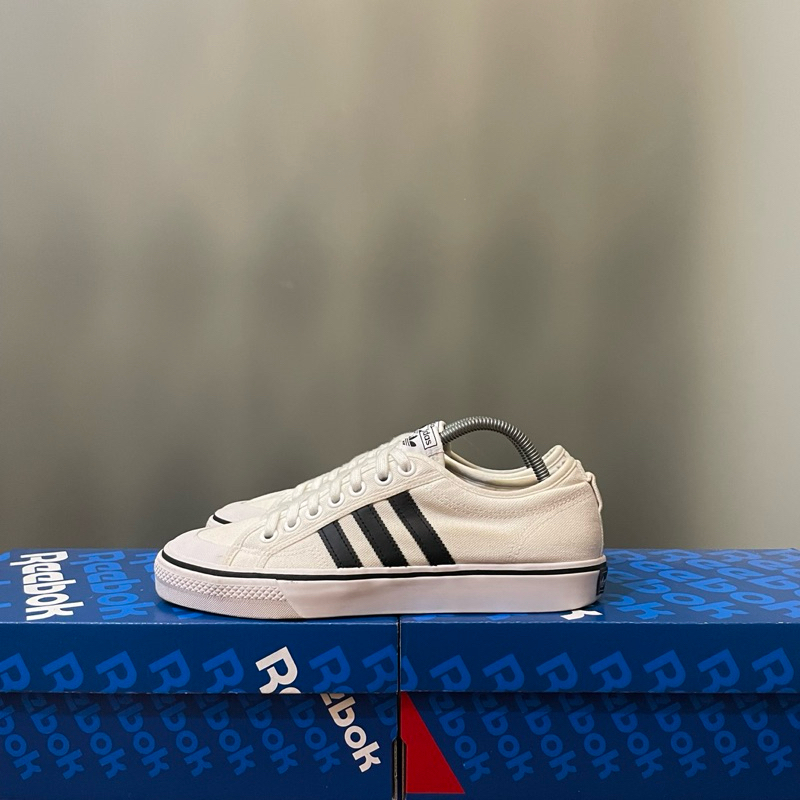 Jual 42 - Sepatu Adidas Bekas Second Adidas Nizza White Black Bekas ...