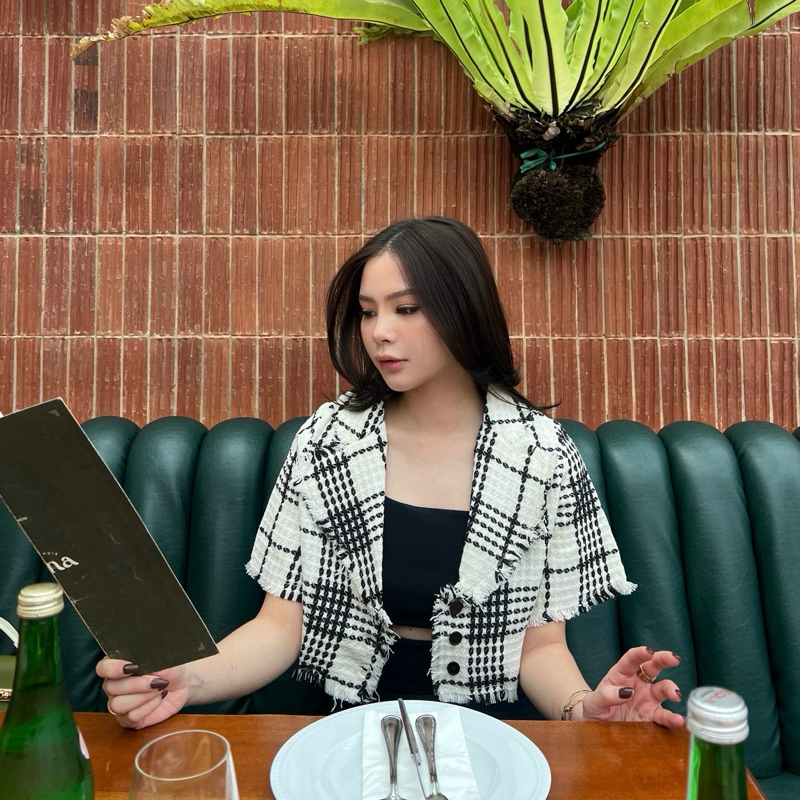 Jual IYEKAYEKA Sofia Jacket | Shopee Indonesia