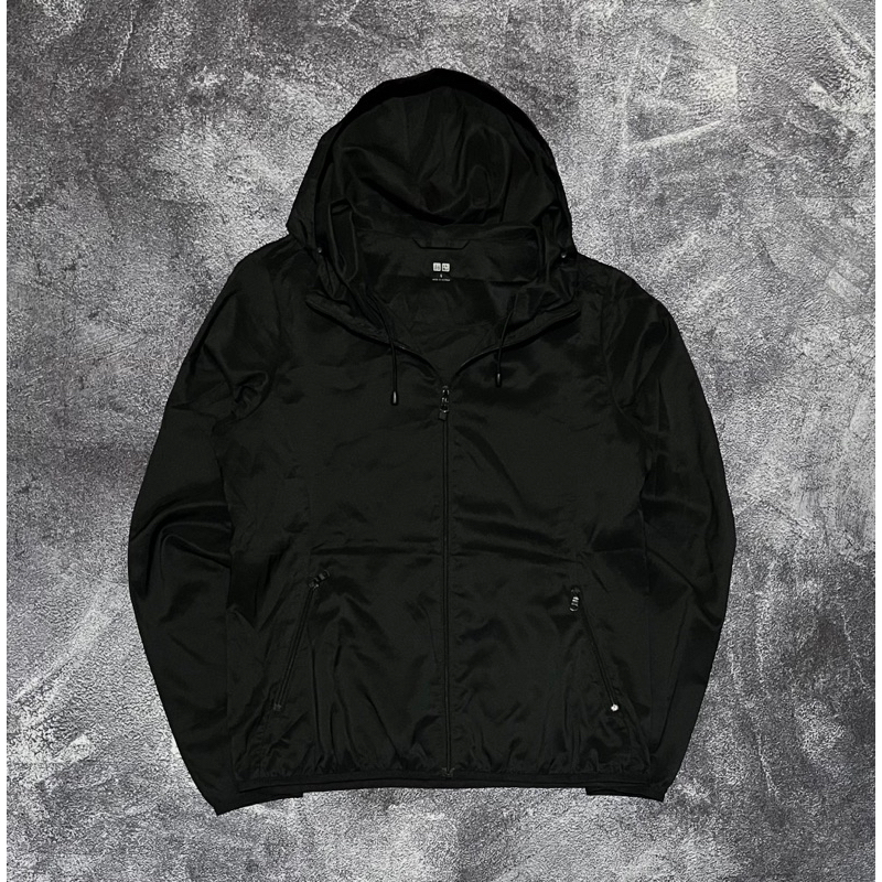Jual Uniqlo lightweight | Jacket Uniqlo running | Uniqlo pocket ...