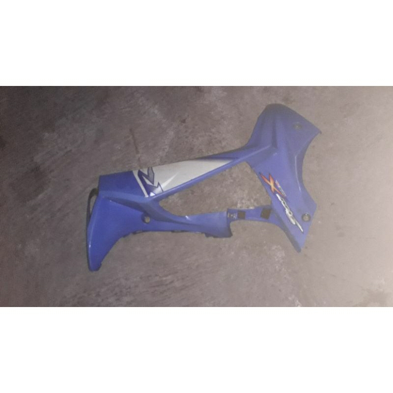 Jual cover body depan sayap supra x 125 batman biru bagian kanan ...