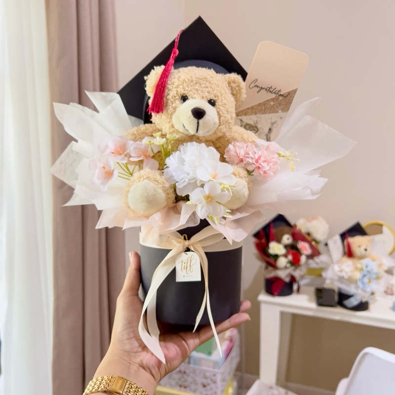 Jual Bloom Box Boneka Wisuda Toga buket bunga flower artificial buket boneka wisuda flower bloom ...