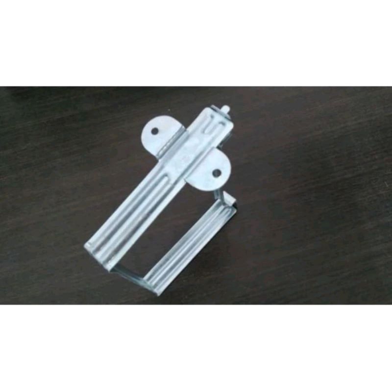 Jual GANTUNGAN KLEM TALANG AIR KOTAK GALVANIS ISI 100PCS | Shopee Indonesia