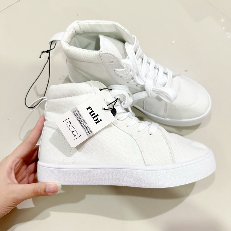 Jual rubi sepatu putih tinggi 7628 | Shopee Indonesia
