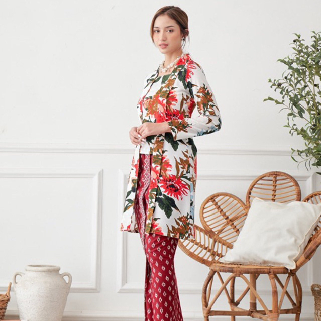 Jual Kebaya Kutubaru Klasik Modern Ribzicon/Kebaya Bunga2 Jumbo Bigsize ...