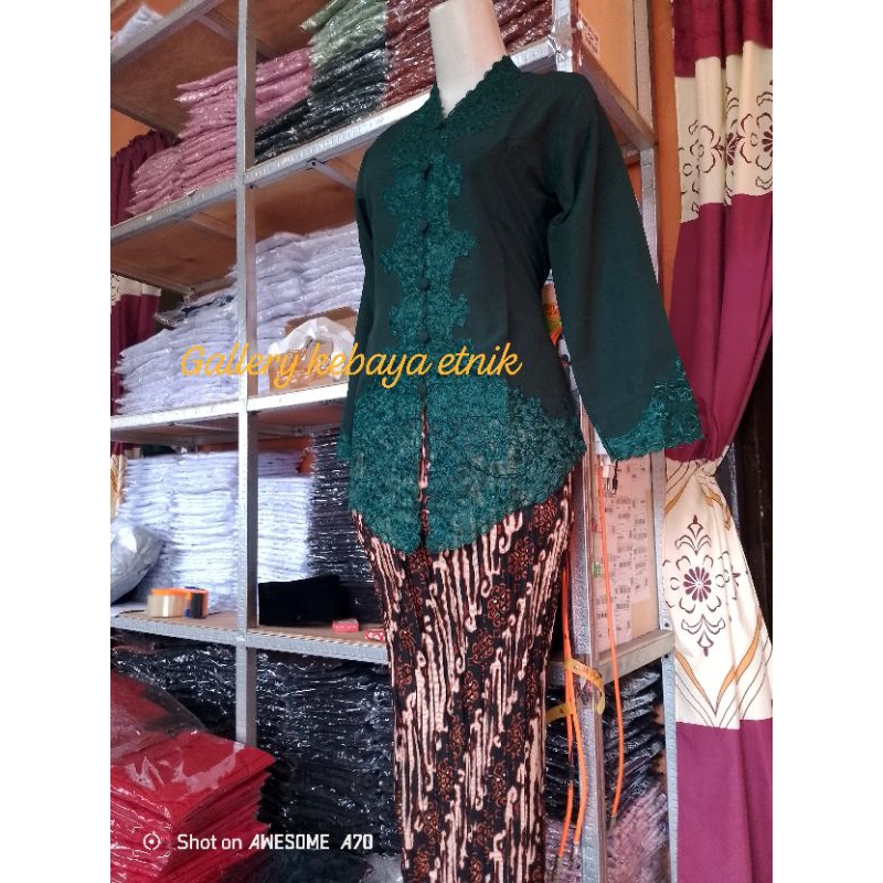 Jual KEBAYA ENCIM BORDIR SENADA WARNA IJO BOTOL | Shopee Indonesia