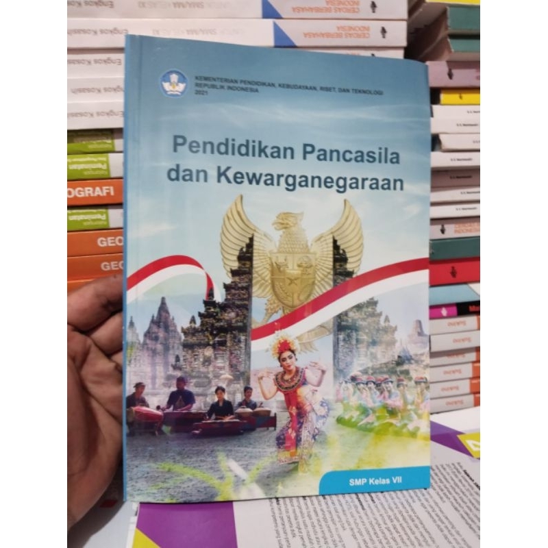 Jual buku ppkn/pendidikan pancasila dan kewarganegaraan kelas 7/VII/1 smp mts bse edisi 2022 ...