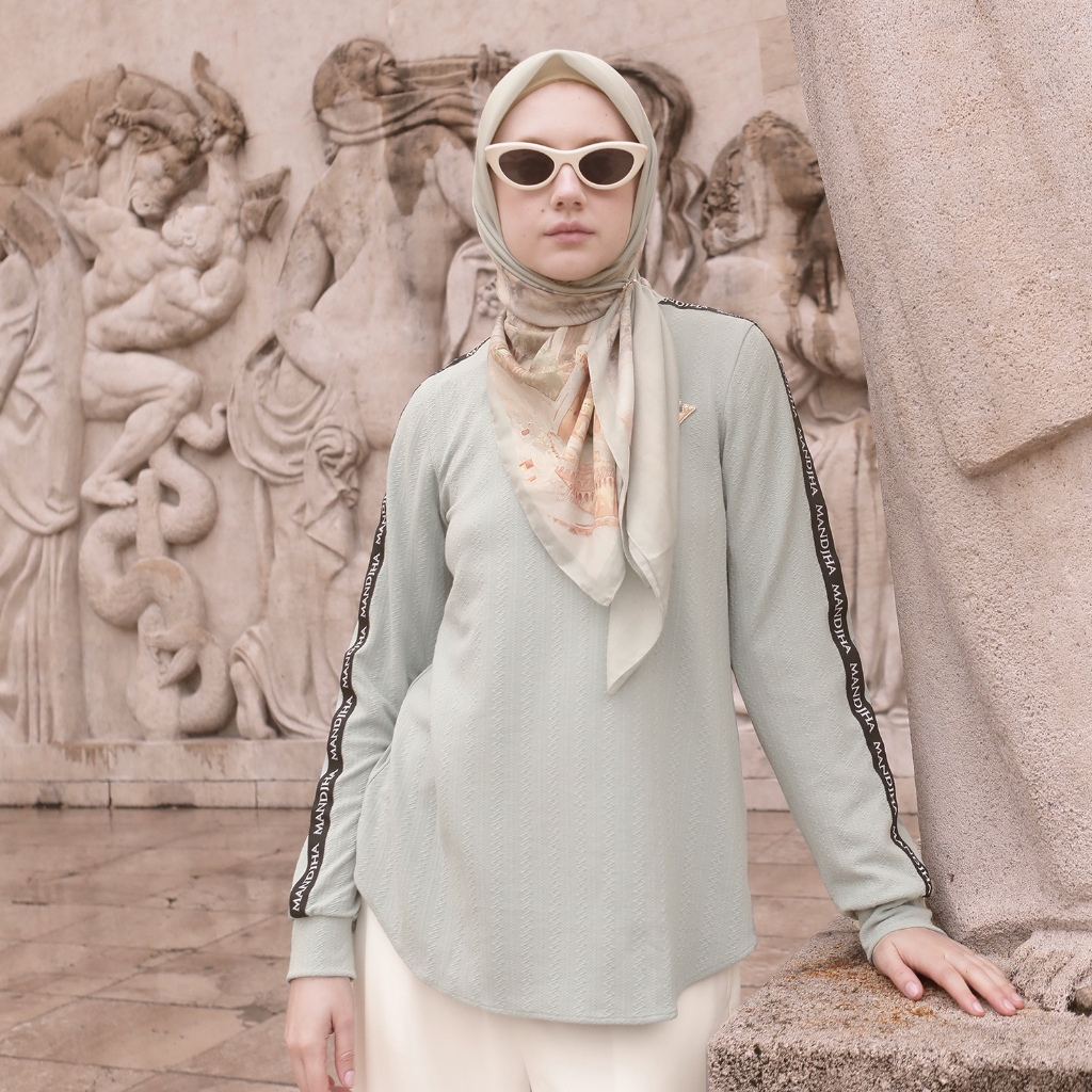 Jual MANDJHA Audrey Sage Blouse By IVAN GUNAWAN - Busana Muslim Modest ...