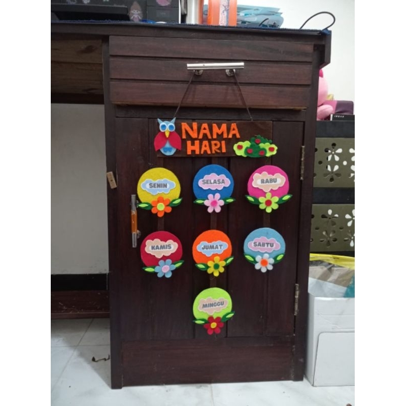 Jual HIASAN KELAS NAMA HARI || HIASAN DINDING PAJANGAN KELAS GANTUNGAN HIAS | Shopee Indonesia