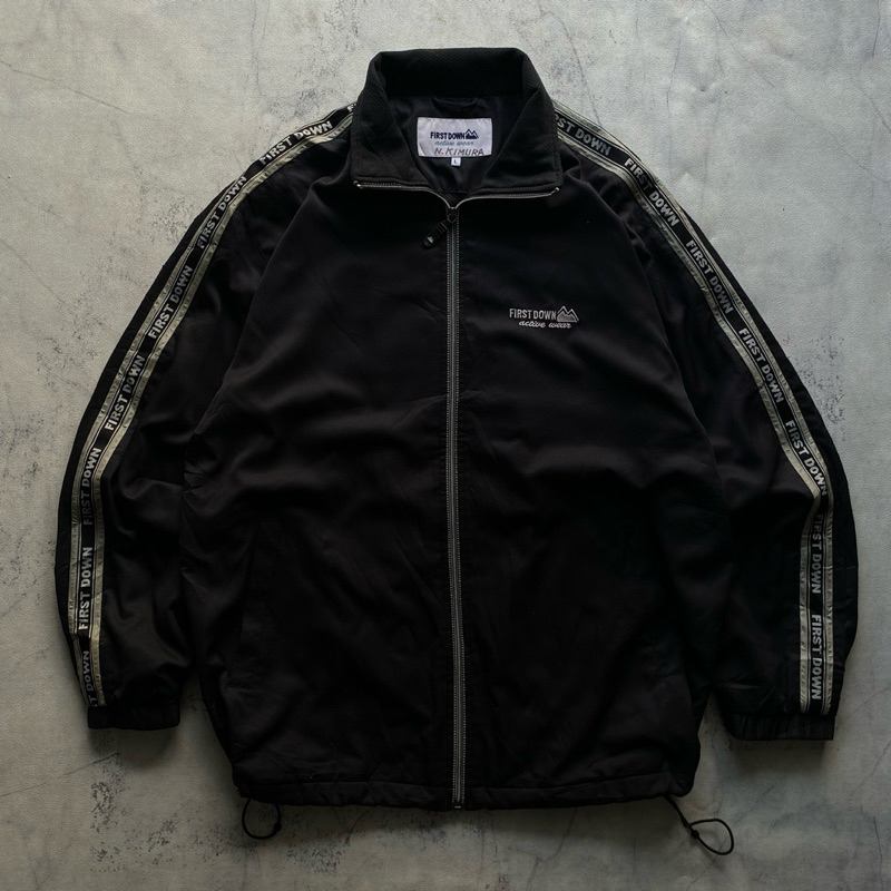 Jual Windbreaker Jacket First Down (black) | Shopee Indonesia