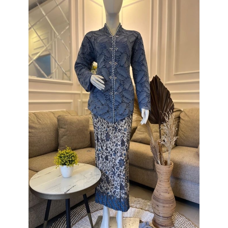 Jual One Set Kebaya Encim Brukat Mix Payet Mutiara Kebaya Wisuda Kebaya ...