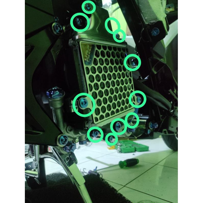 Jual Baut Titanium Sett Full Radiator Vario 125-150 11 PCS | Shopee ...