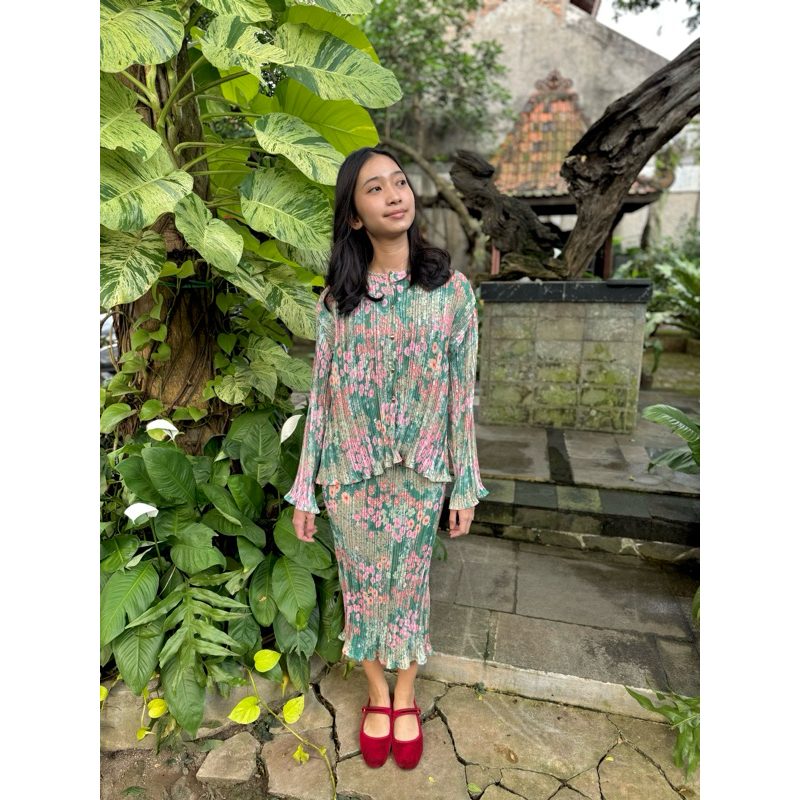 Jual BOOSANA - Anasera Pleats Skirt | Rok Plisket | Shopee Indonesia