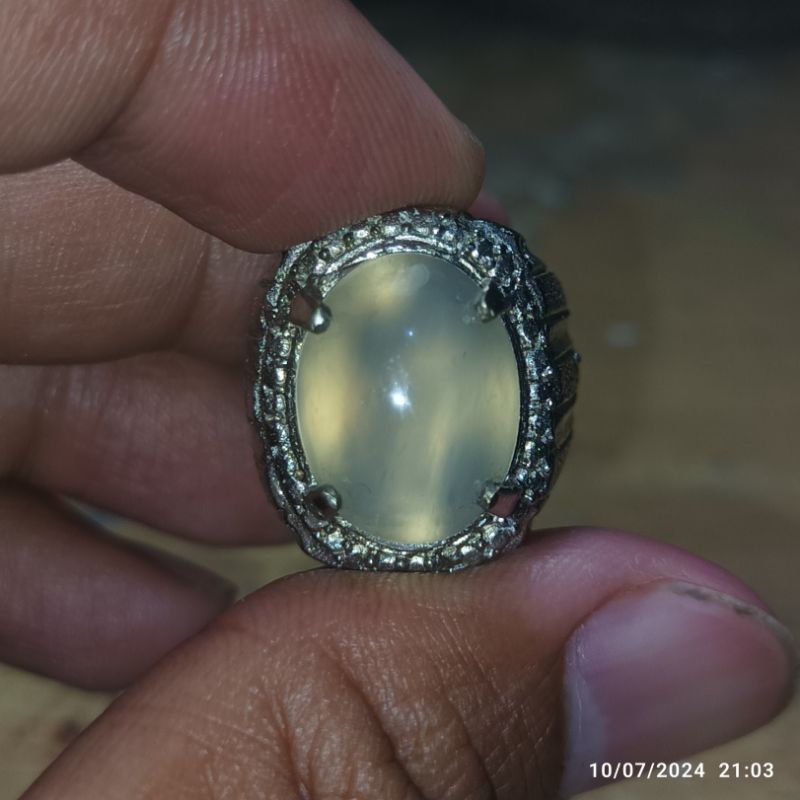 Jual BATU ANGGUR PACITAN WHITE CHALCEDONY HQ | Shopee Indonesia