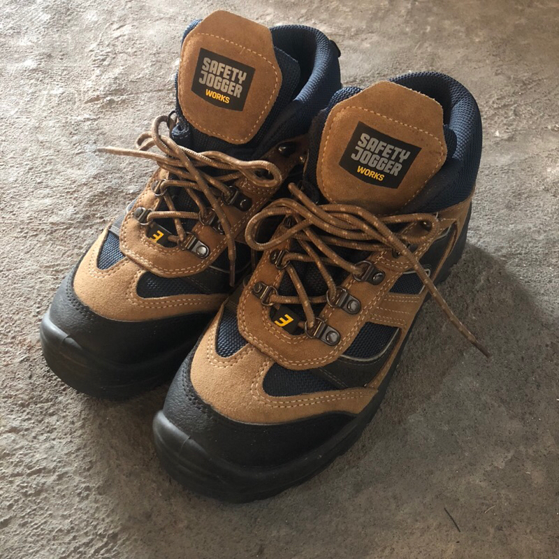 Jual sepatu safety-safety jogger-safety shoes-sepatu second | Shopee ...