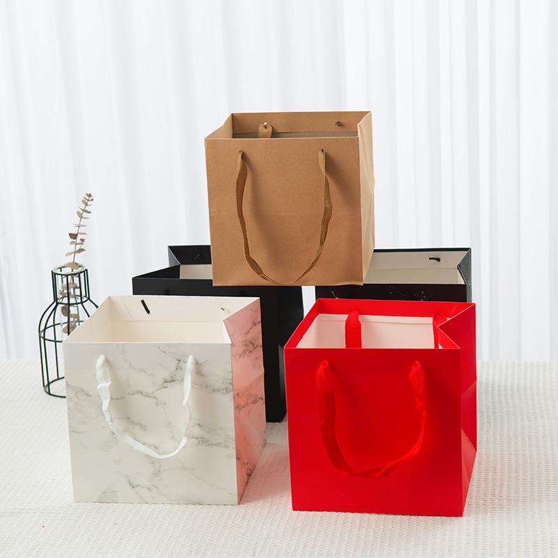 Jual Paper Bag / Hampers bag / Gift Bag / Paper bag Kado Hampers ...