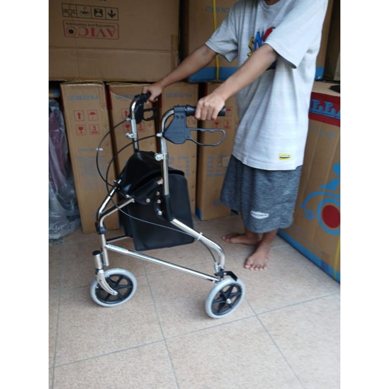 Jual Rolator roda 3 walker jalan | Shopee Indonesia