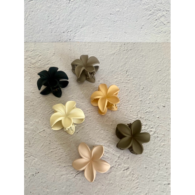 Jual Jedai bunga kamboja mini doff uk 4cm jepit rambut | Shopee Indonesia