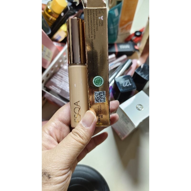 Jual FULL SIZE)! BUKAN PRELOVED// ESQA Flawless Liquid Concealer ...
