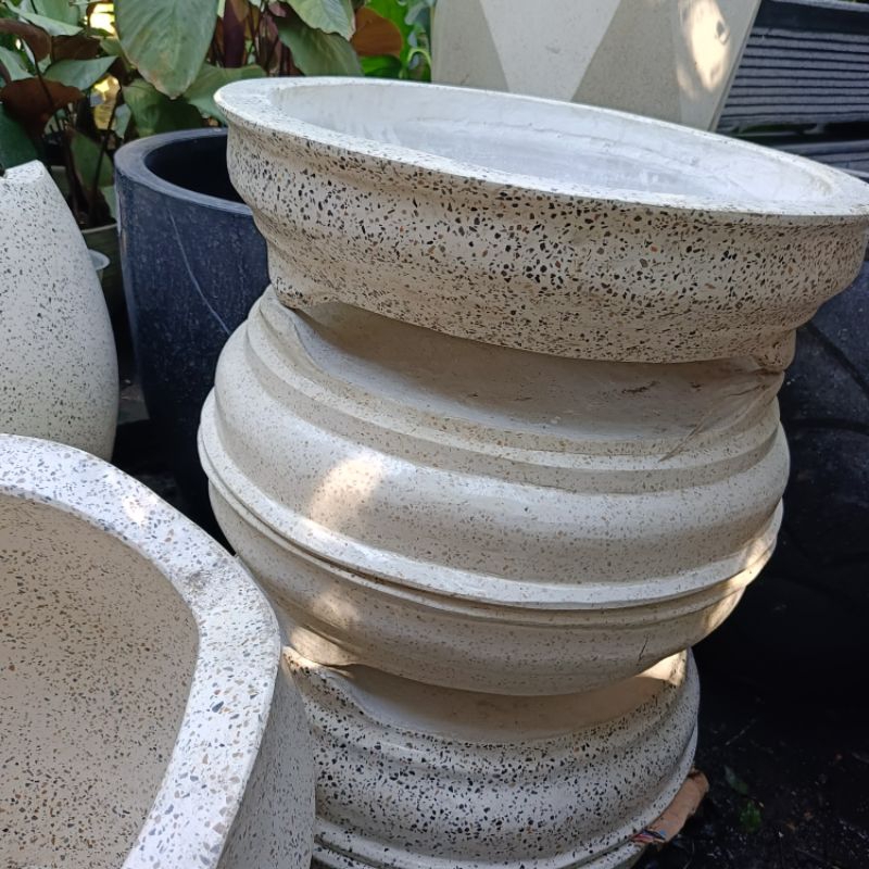 Jual pot bonsai. jual pot bonsai bahan beton dan bahan batu Teraso ...