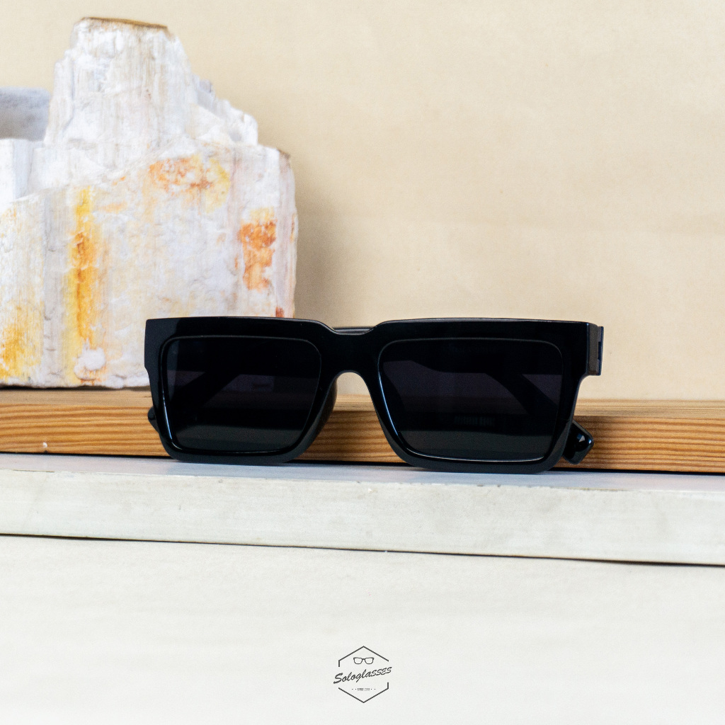 Jual KACAMATA HITAM KOTAK SIMPLE SUPER KECE - TARAKA 02 | Shopee Indonesia