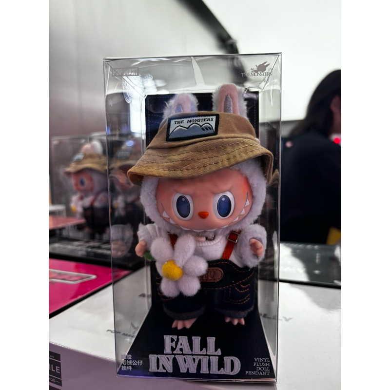 Jual Labubu fall in wild | Shopee Indonesia
