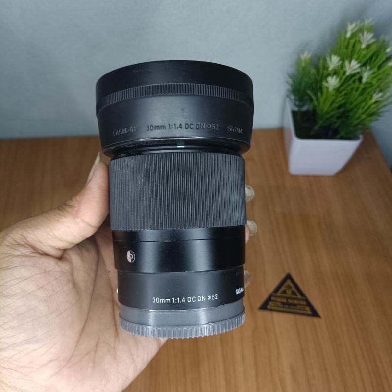Jual Lensa Sigma 30mm f1.4 for SONY APSC Like New | Shopee Indonesia