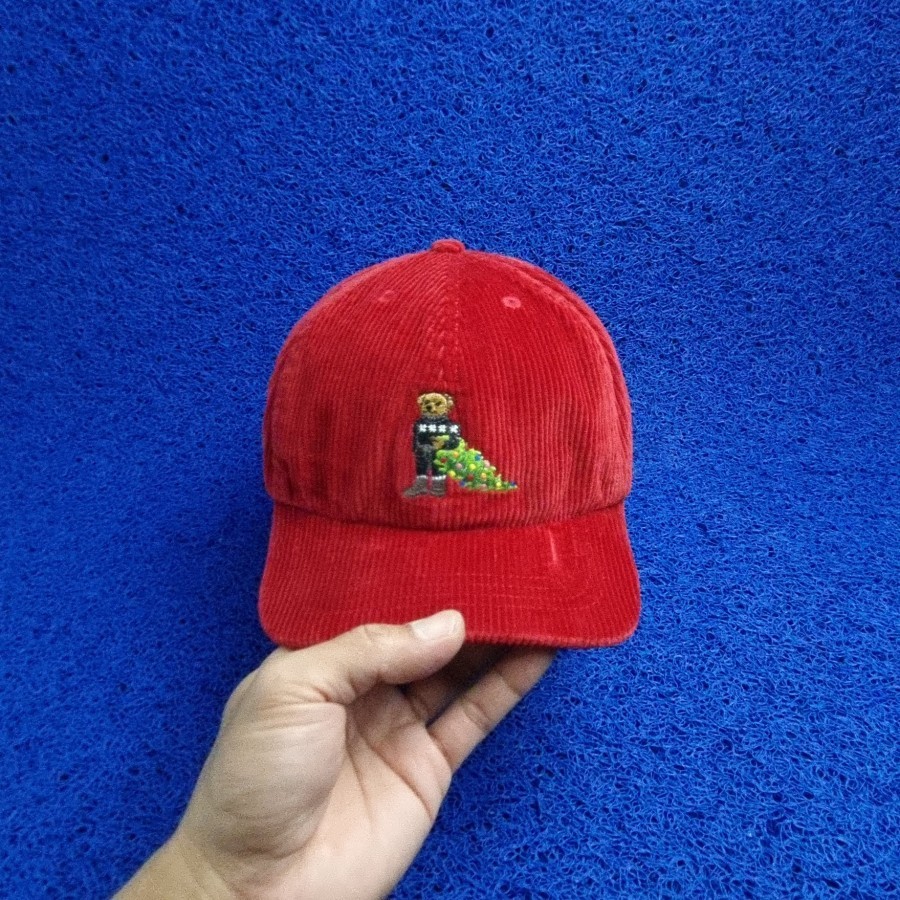 Jual topi polo bear merah corduroy | Shopee Indonesia