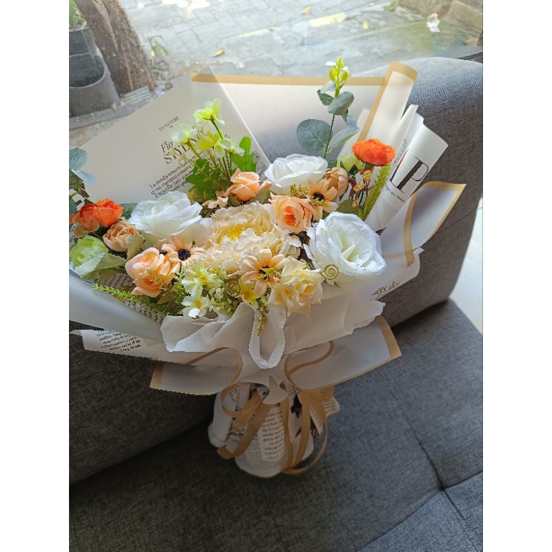 Jual buket bunga mawar Peony mix peach lover palsu artificial bouquet Surabaya wisuda ulang ...
