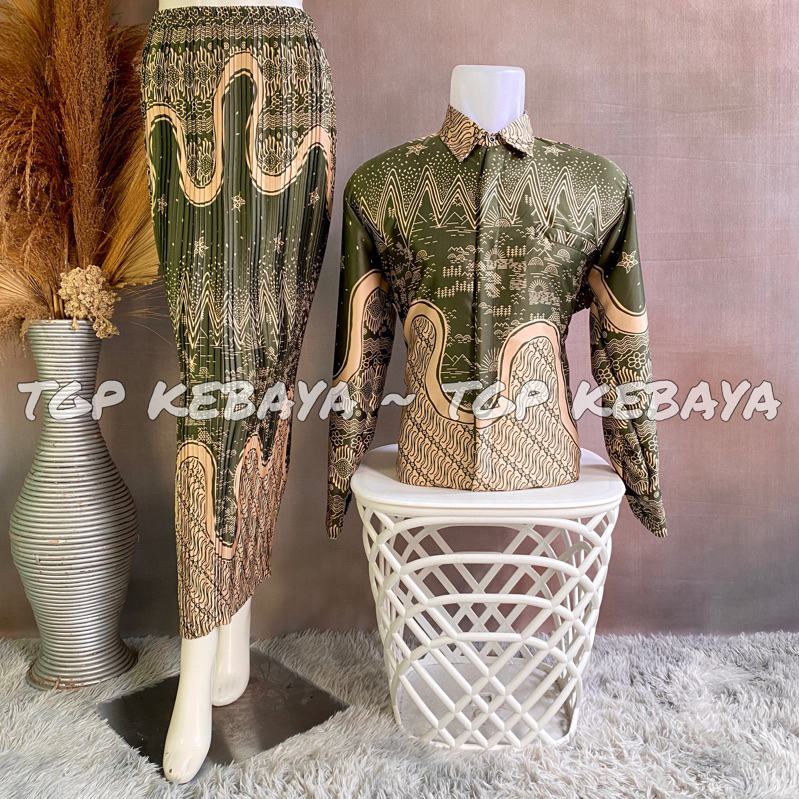 Jual TGP Kebaya - Set Batik Couple Mewah Lamaran Batik Couple Set Rok ...