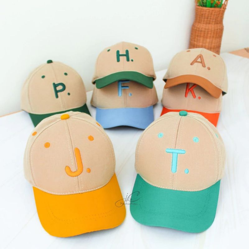 Jual TOPI ANAK INISIAL A-Z MODEL 2KOMBINASI WARNA COCOK UNTUK CEWEK ...