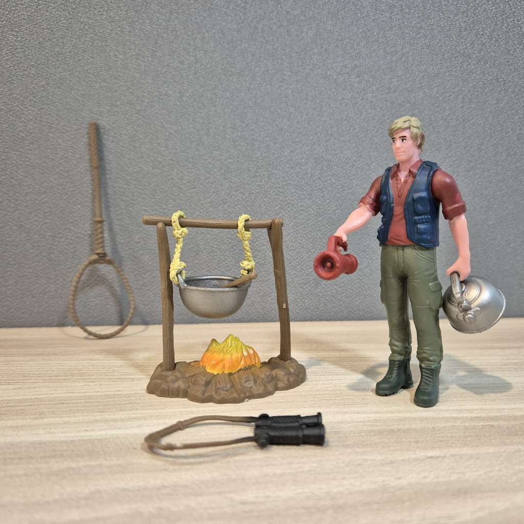 Jual Figure Orang Api Unggun Panci Teko air Senter model mainan diorama ...