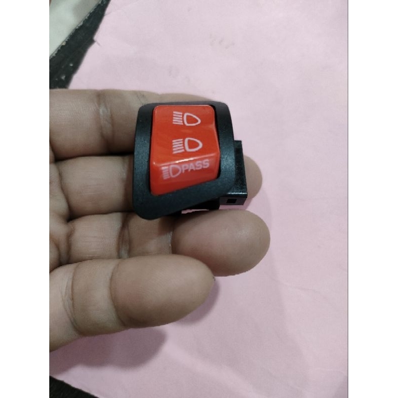Jual TOMBOL DIM PASS-BEAM PASS 4 PIN VARIO 110-125-150 LED OLD MERAH ...