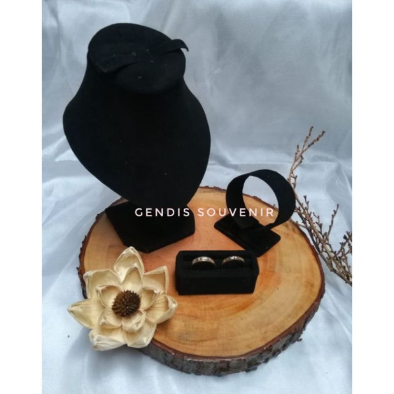 Jual 1 set manekin display perhiasan kain bludru halus / kain goni ...