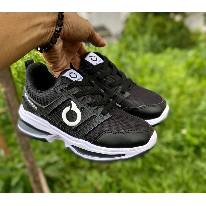 Jual SEPATU SEKOLAH HITAM PUTIH HITAM POLOS SEPATU SNEAKERS ANAK DAN ...