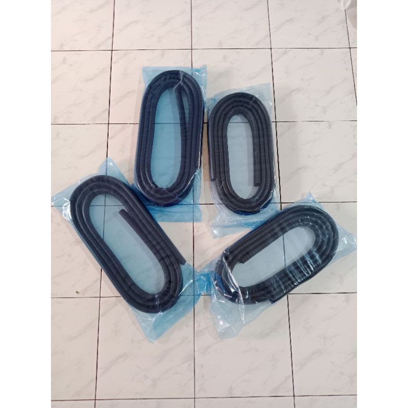 Jual karet balon body pintu karet balon peredam pintu toyota rush ...