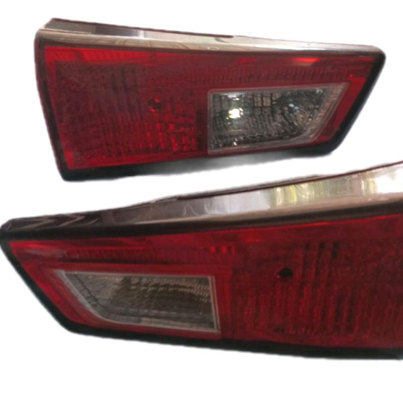 Jual stoplamp lampu rem belakang mobil toyota innova reborn original ...