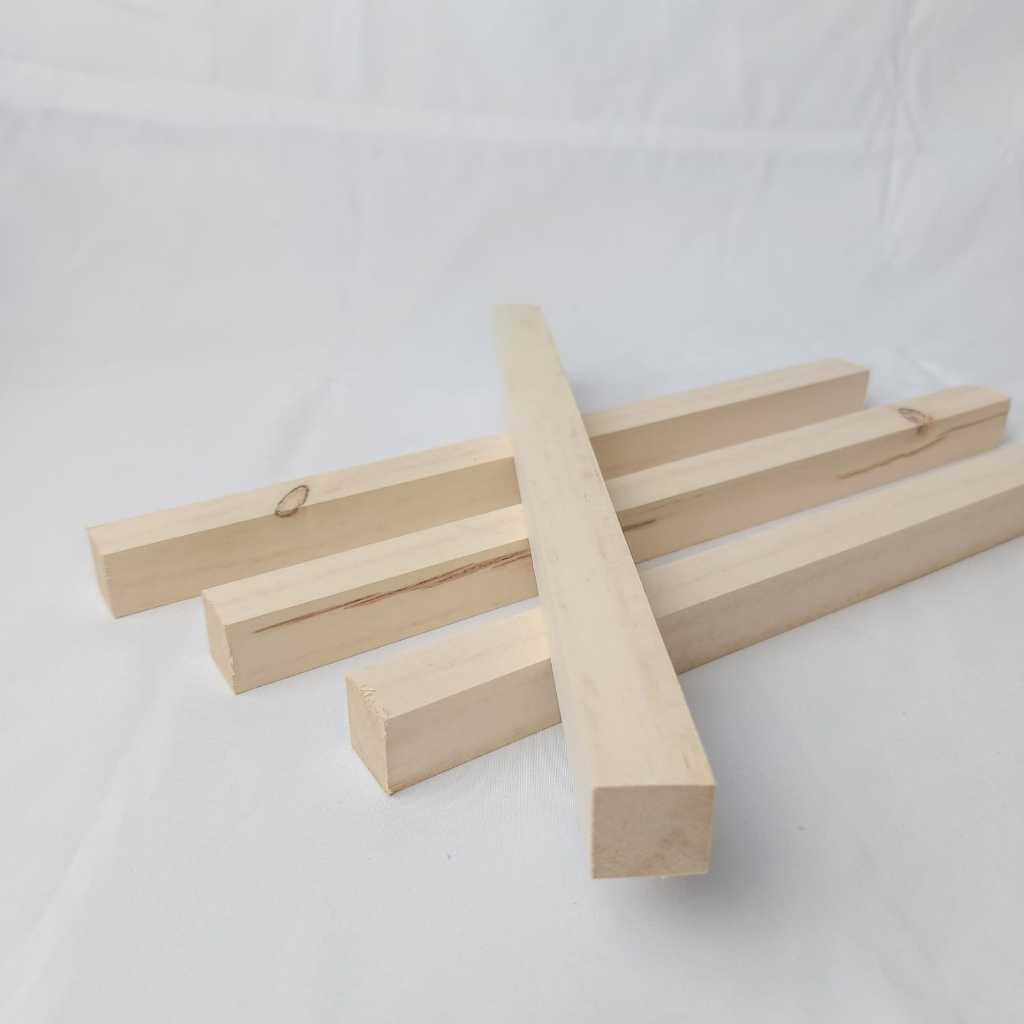 Jual Lis Kayu Kotak 2x2 cm Sudah Amplas Halus Tidak Ada Bekas Paku 120 ...