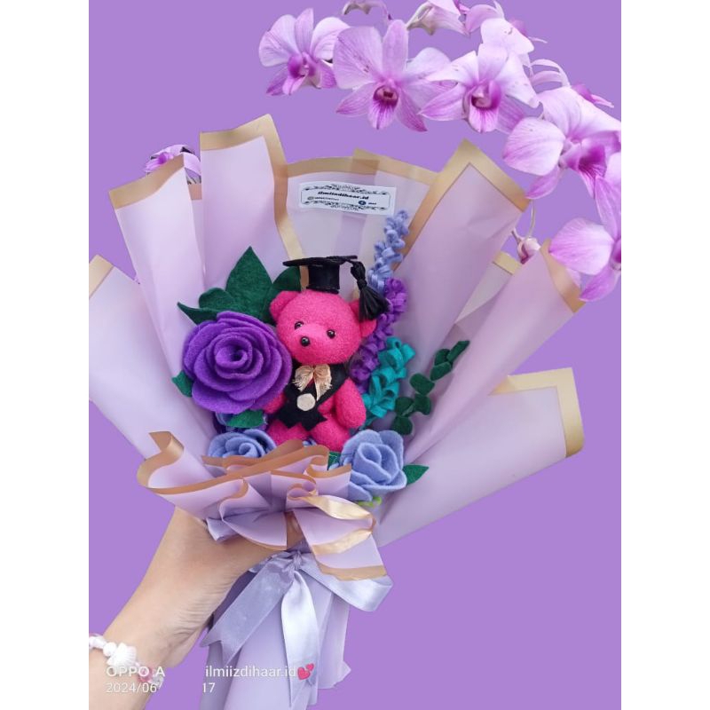 Jual BUCKET_wisuda+bungaflanel (READY) | Shopee Indonesia