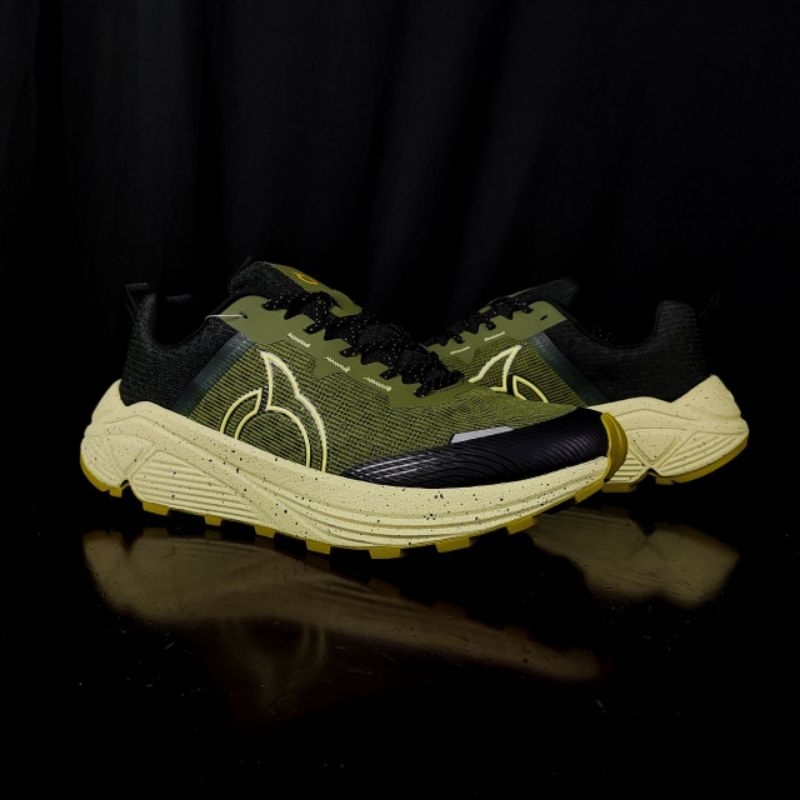 Jual Sepatu Running Trail - ORTUSEIGHT Shkhara | Shopee Indonesia