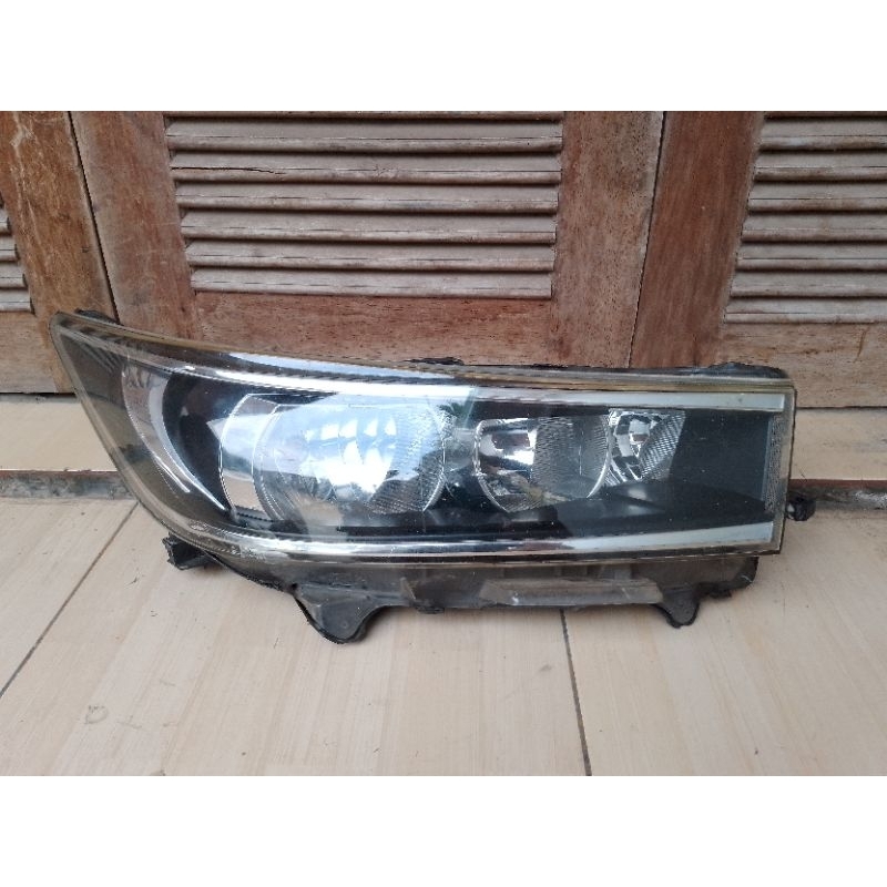 Jual Headlamp kanan Innova Reborn original | Shopee Indonesia