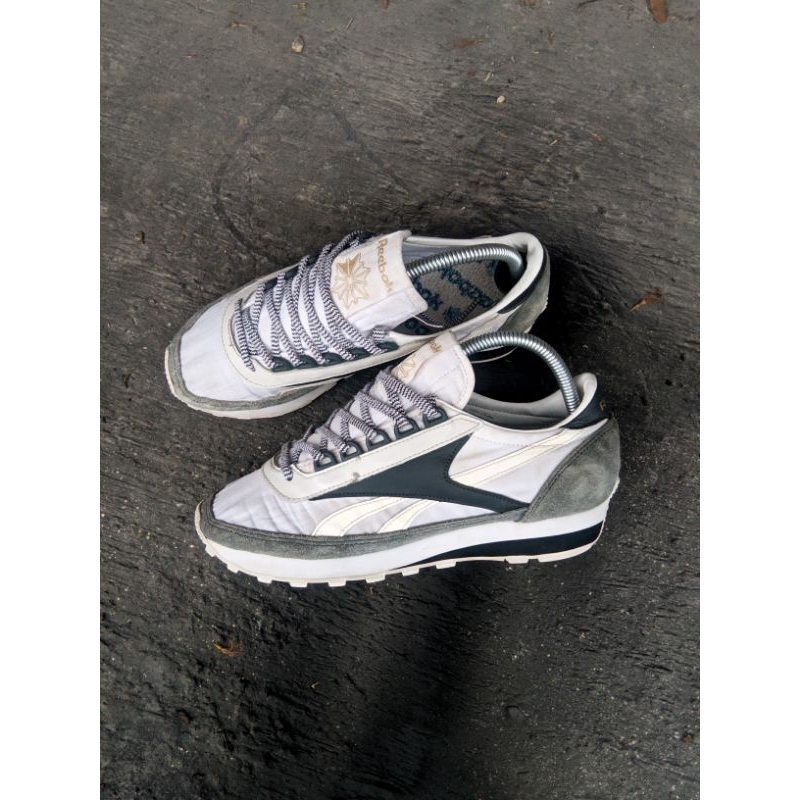 Jual REEBOK AZTEC WHITE LIST BLACK | Shopee Indonesia