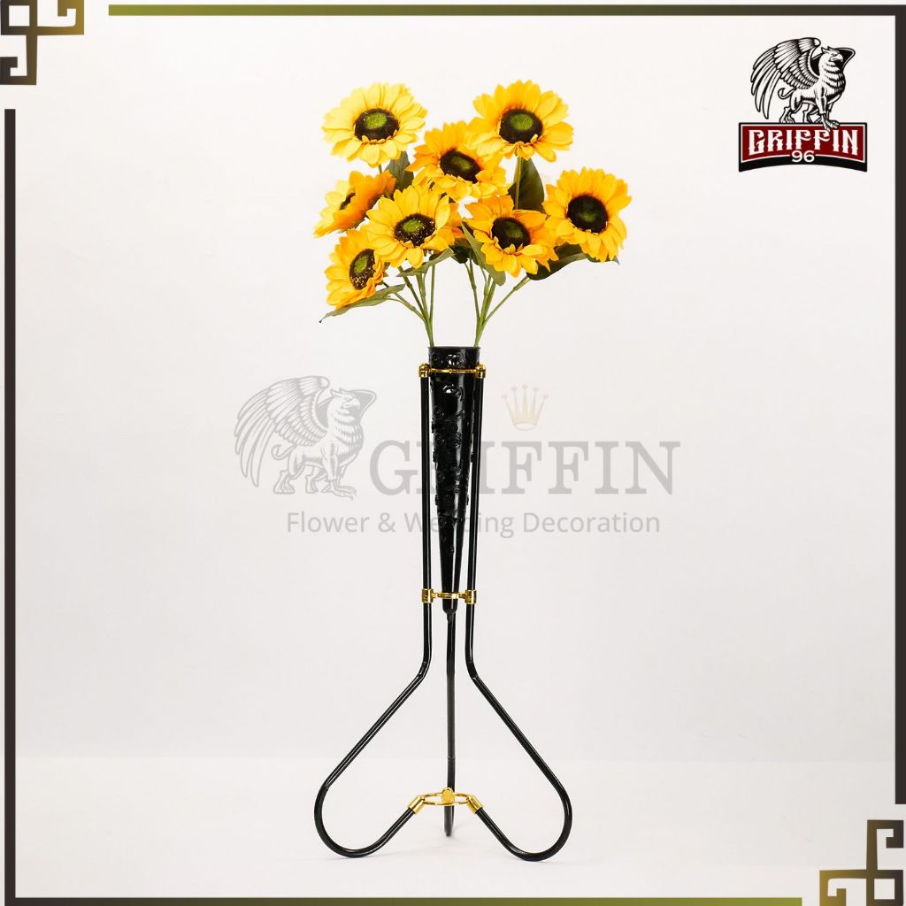 Jual GRIFFIN-VAS BUNGA SEGITIGA STANDING KAKI BESI KOKOH TIDAK MUDAH ...