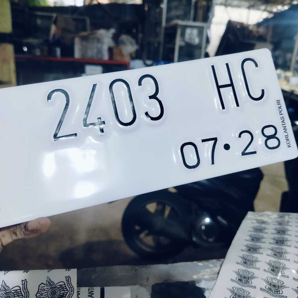 Jual Buat Baru Cetak Angka Plat Motor Putih Baut Tanam Model Baru ...