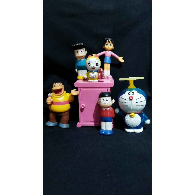 Jual Doraemon set Nobita Shizuka Dorami Giant Suneo pintu ajaib happy ...