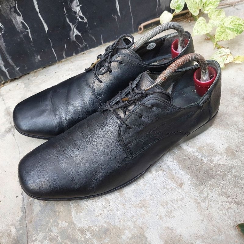 Jual sepatu loafer second merk camper size 42(27cm) | Shopee Indonesia