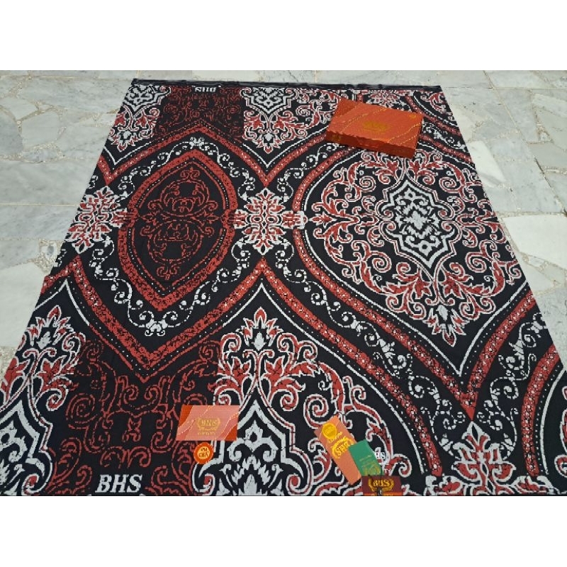 Jual Sarung BHS Infinity Batik GOLD/SILVER | 100% Original sarung ...