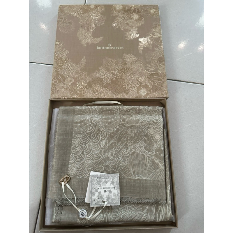 Jual Buttonscarves The bora bora Limited edition Palm new LENGKAP BOX ...