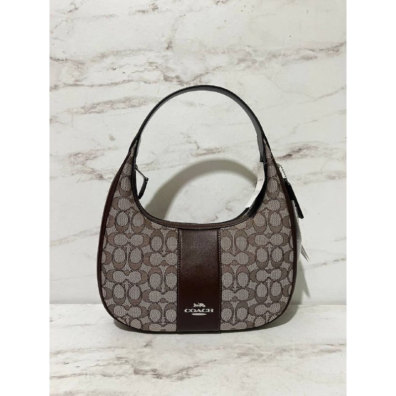 Jual Tas Coach CR151 Carmen Shoulder Signature Oak Maple | Shopee Indonesia