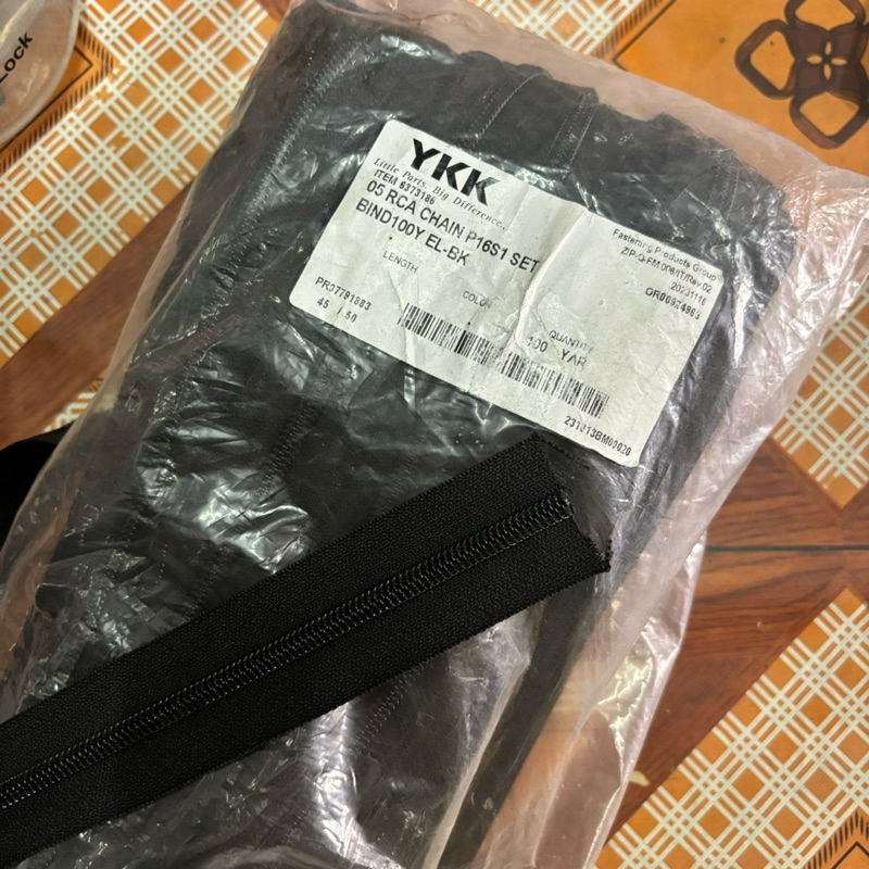 Jual RESLETING YKK METERAN NO.5 KOIL HITAM PUTIH | Shopee Indonesia