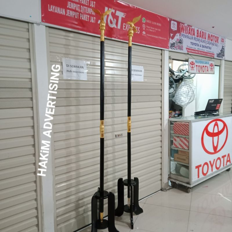 Jual Satu set tiang bendera pataka ruangan kantor tatakan kaki 3 dan ...